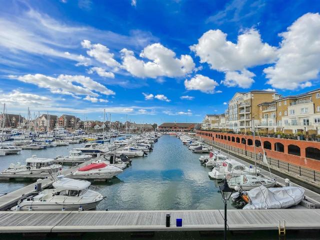 Midway Quay, Eastbourne BN23, 2 bed flat to rent, £1,650 pcm | PrimeLocation