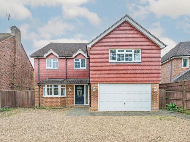 Midway, Walton On Thames KT12 5 bed house to rent £5,995 pcm £1,383 pw