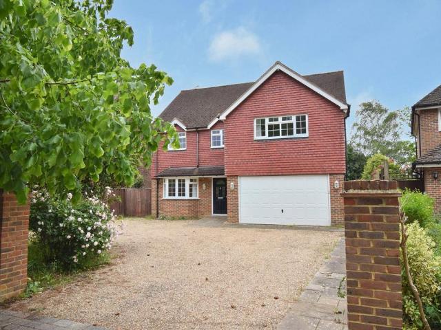 Midway, Walton on Thames, KT12 6 bed detached house to rent £5,995 pcm £1,383 pw