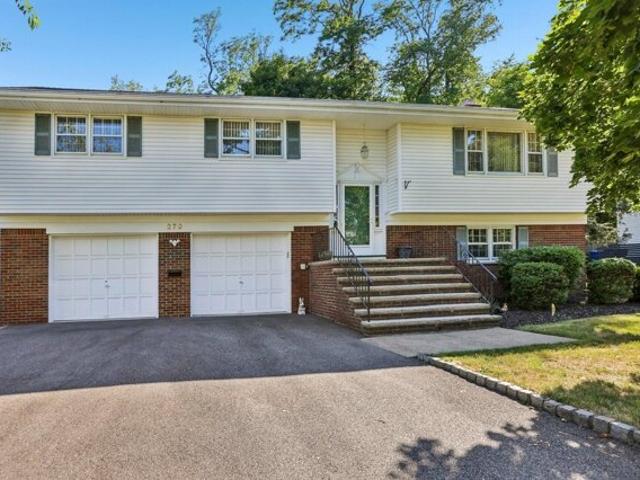 Midwood Rd, Paramus, Home For Sale