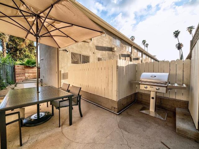 Mid Century Pasadena Style with Modern Interiors 2B/1B 2 Bedroom Apartment for Rent at 570 N Los Robles Ave, Pasadena, CA 91101 The Oaks