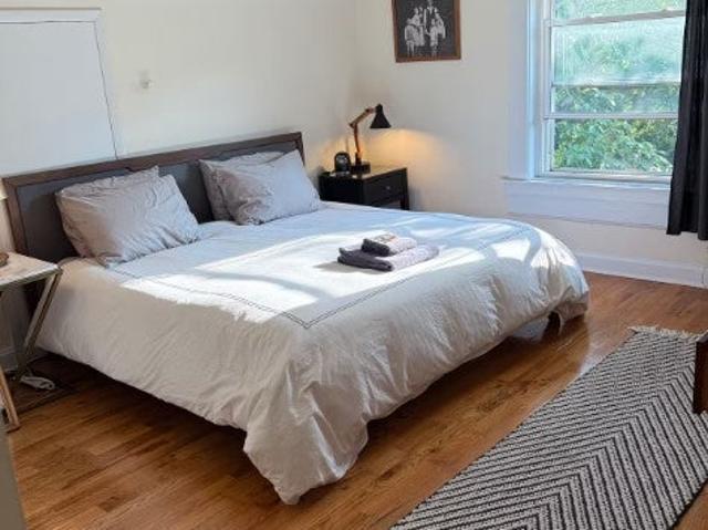 Mid Century Private Room for Quiet, Focused Living