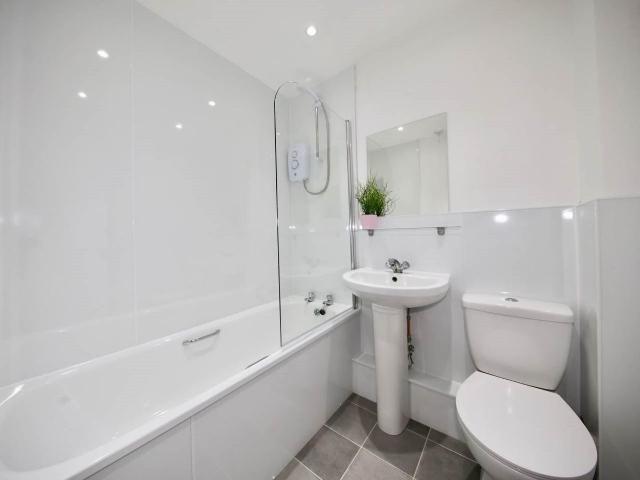 Mid Road, Dundee DD3, 2 bed flat to rent, £800 pcm | PrimeLocation