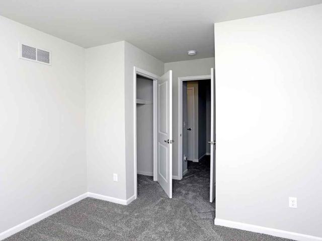 Mid Town Park 3 Bedroom Apartment for Rent at 51401 Times Square Dr, Utica, MI 48315 Utica