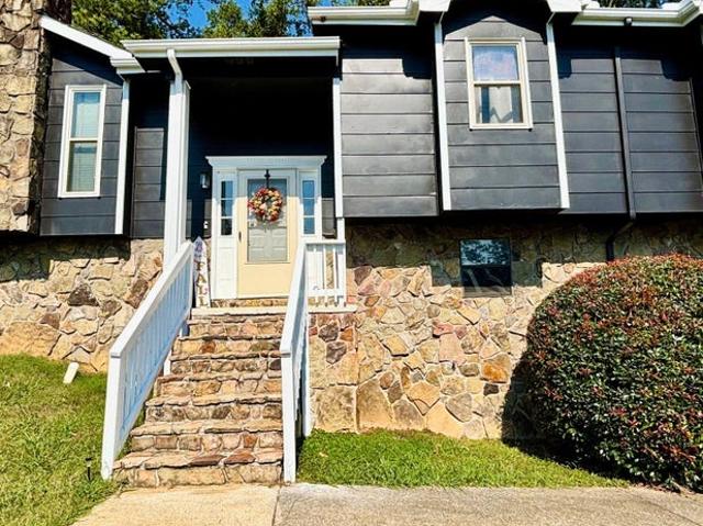 Mid Term Stay Near Downtown, Colleges, and Hospita