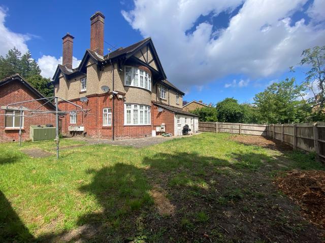 Midanbury Lane, Southampton SO18, Studio to rent, £725 pcm | PrimeLocation