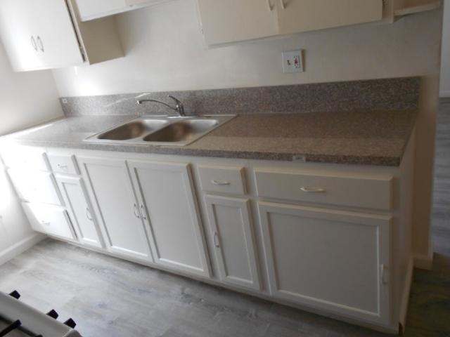 MIDCITYMIRACLE MILE,HUGE,BRIGHT,1 bd and 1 bath