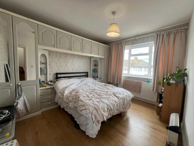 Middleton Avenue, Greenford UB6, 3 bed flat to rent, £1,990 pcm | PrimeLocation