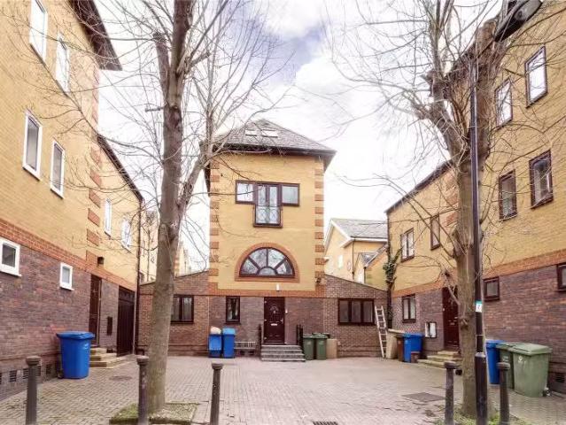 Middleton Drive, London, SE16 6RZ