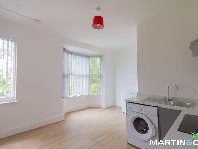 Middleton Hall Road, Kings Norton B30, Studio to rent, £700 pcm | PrimeLocation