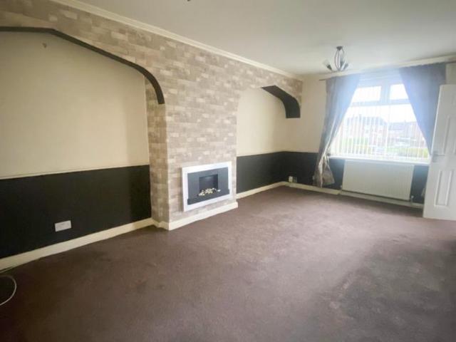 Middleton, Manchester M24 3 bed terraced house to rent £1,125 pcm £260 pw