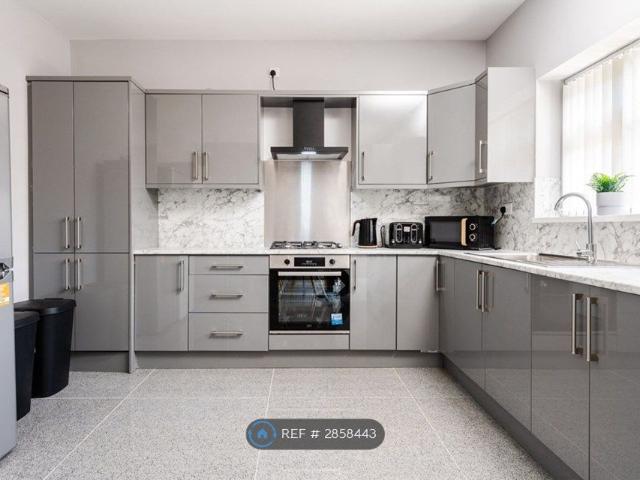 Middleton Road, Manchester M8, Room to rent, £750 pcm | PrimeLocation