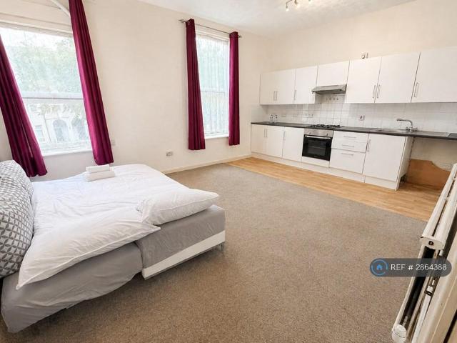 Middleton Road, Manchester, M8 12 bed detached house to rent £4,000 pcm £923 pw