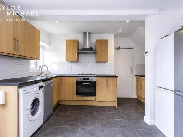 Middleton Rise, Brighton 6 bed detached house to rent £3,120 pcm £720 pw