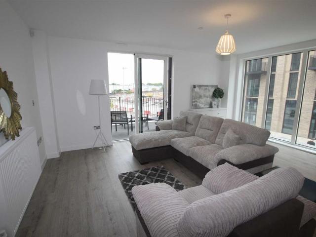 Middlewood Locks, Lockgate Square, M5