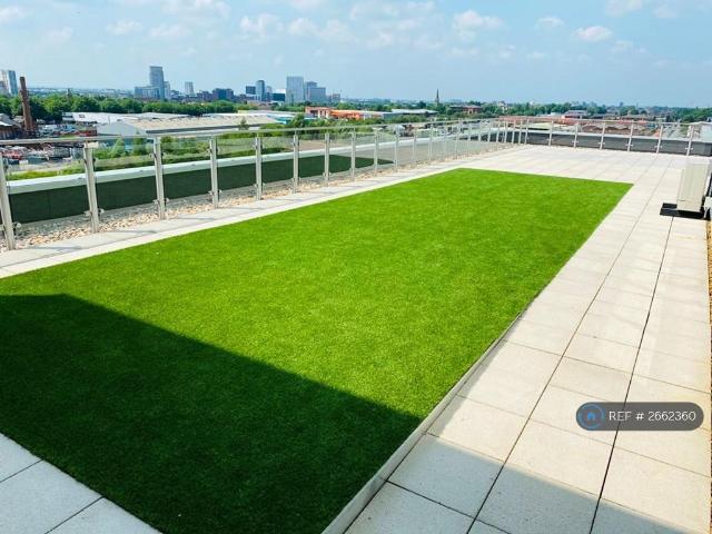Middlewood Plaza, Salford, M5 2 bed flat to rent £1,395 pcm £322 pw