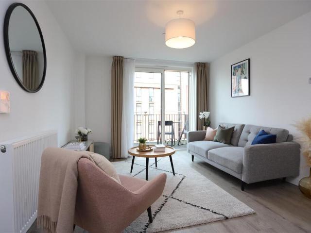 Middlewood Street, Salford M5 2 bed flat to rent £1,490 pcm £344 pw