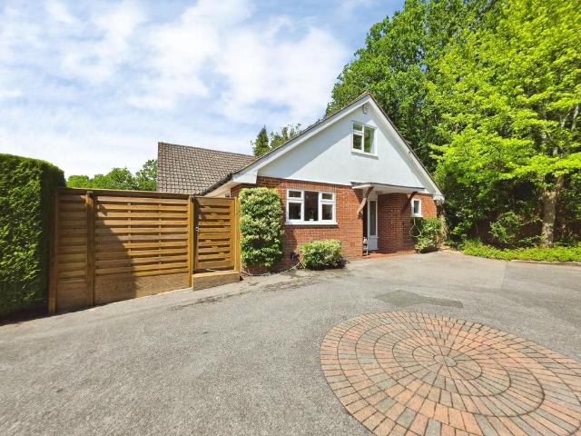Middle Bourne Lane, Lower Bourne. 4 bed detached house to rent £4,250 pcm £981 pw