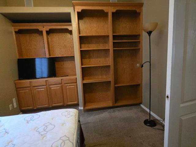 Middle Bedroom