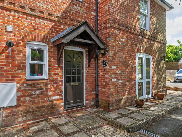 Middle Brook Street, Winchester SO23, 1 bed semi detached house to rent, £1,200 pcm | PrimeLocation