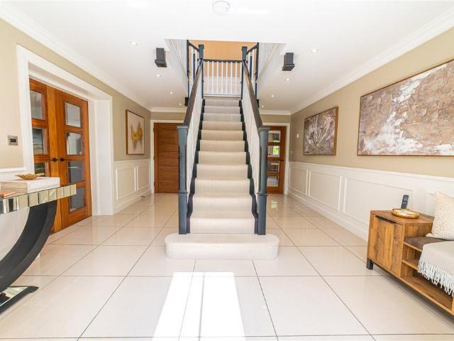 Middle Drive, Darras Hall, Ponteland. 5 bed detached house to rent £8,500 pcm £1,962 pw
