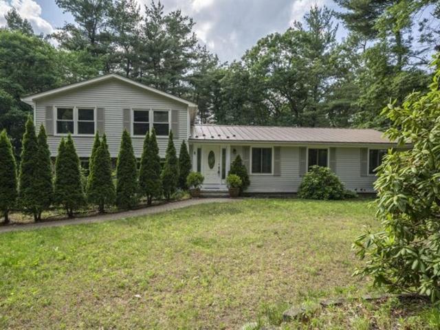 Middle Dunstable Rd, Nashua, Home For Sale