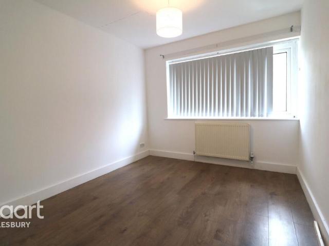 Middle Field, AYLESBURY 4 bed duplex to rent £1,700 pcm £392 pw