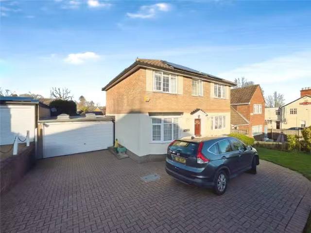 Middle Hill, Egham, Surrey, TW20 0JJ
