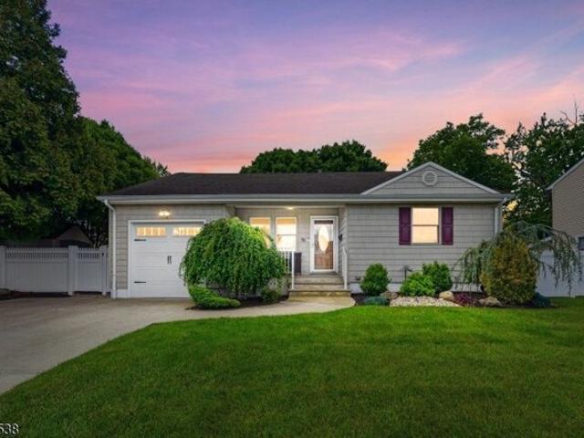 Middle Hill Rd, Woodbridge, Home For Sale
