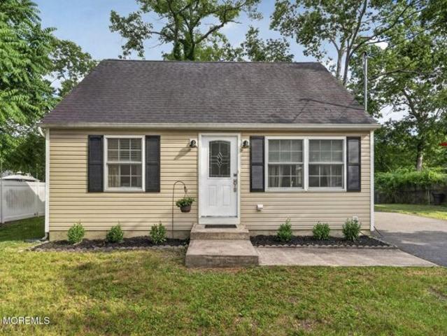 Middle Ln, Howell, Home For Sale