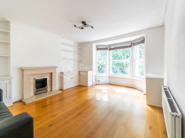 Middle Lane, Crouch End, London 2 bed apartment to rent £2,200 pcm £508 pw