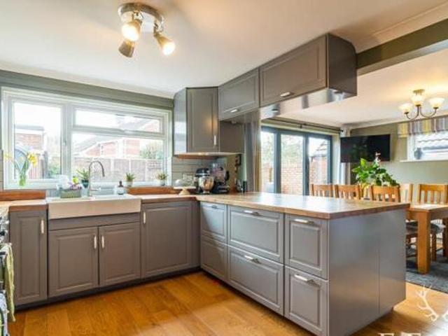 Middle Lane, Ringwood, 4 Bedroom Detached