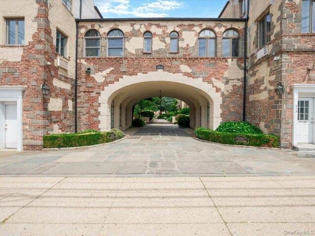 Middle Neck Rd Unit,great Neck, Property For Sale