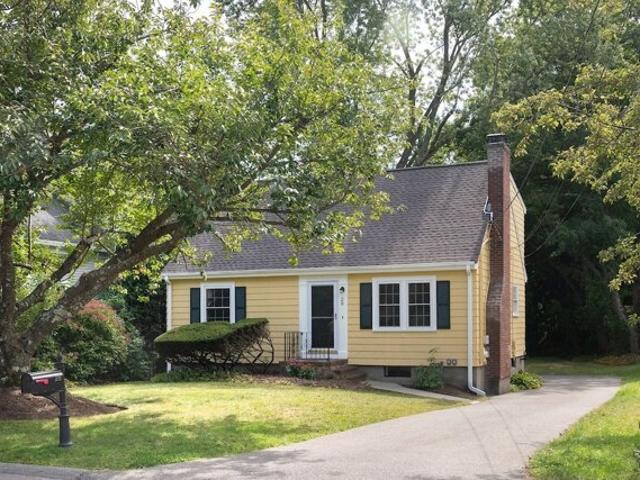 Middle St, Lexington, Home For Sale