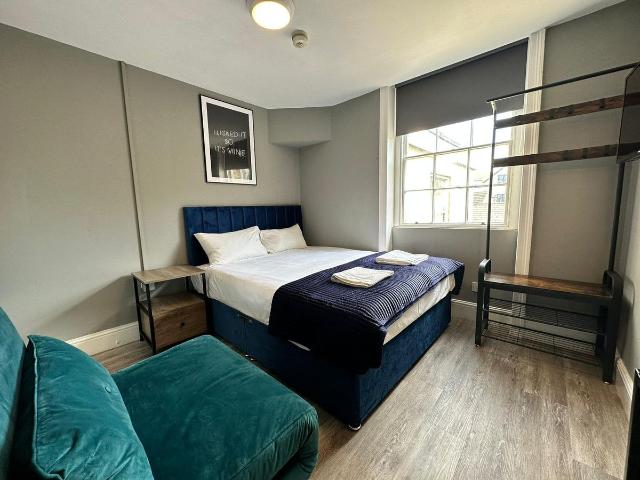 Middle Street, Brighton BN1, Studio to rent, £950 pcm | PrimeLocation