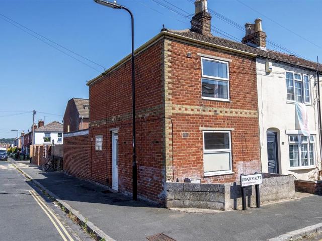 Middle Street, Southampton SO14, 2 bed end terrace house to rent, £1,425 pcm | PrimeLocation