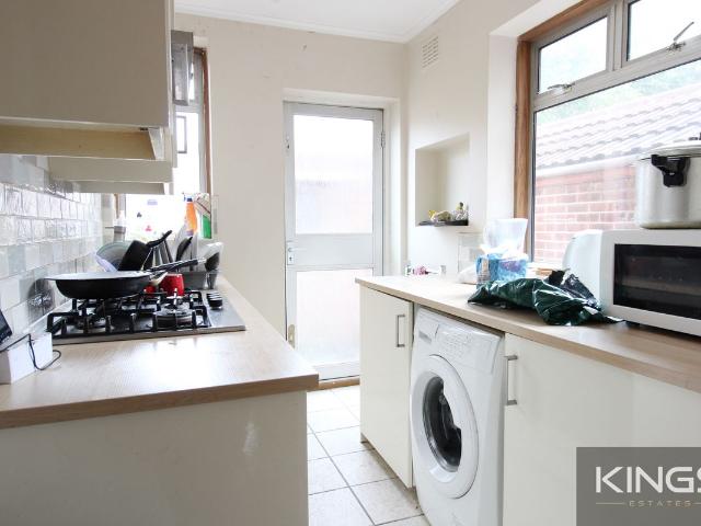 Middle Street, Southampton SO14, 4 bed terraced house to rent, £1,500 pcm | PrimeLocation