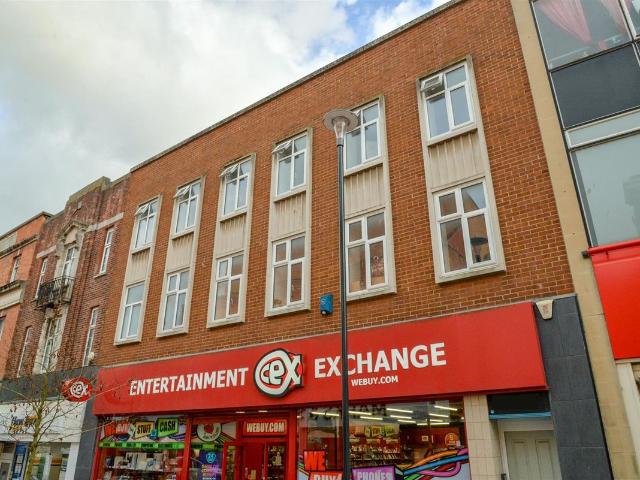 Middle Street, Yeovil BA20, 1 bed flat to rent, £725 pcm | PrimeLocation