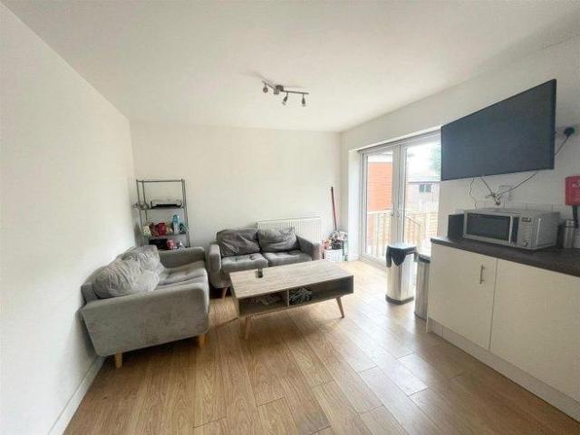Middle Street 6 bed house share to rent £3,768 pcm £870 pw