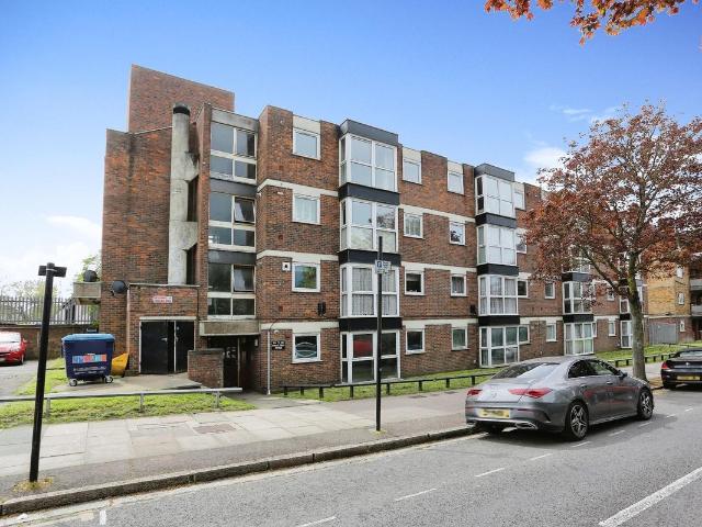 Middle Park Avenue, London SE9, 2 bed flat to rent, £1,450 pcm | PrimeLocation