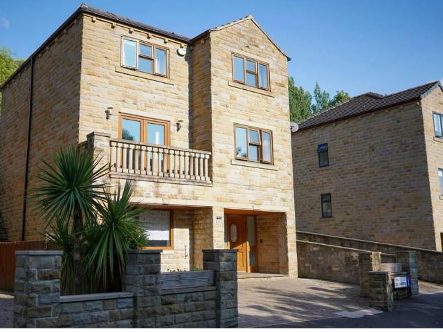 Middle Road, Earlsheaton, Dewsbury WF12, 6 bed property to rent, £2,000 pcm | PrimeLocation