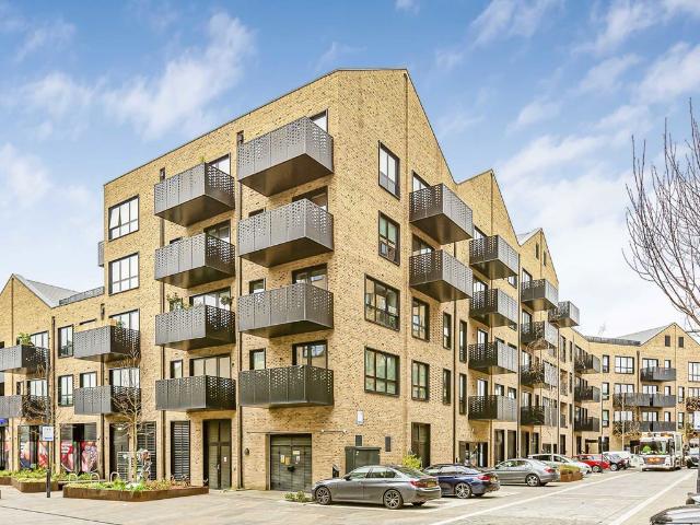 Middle Road, Hanwell W7, 1 bed flat to rent, £2,100 pcm | PrimeLocation