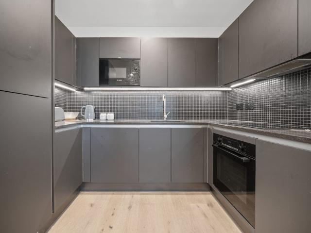 Middle Road, Hanwell W7, 1 bed flat to rent, £1,900 pcm | PrimeLocation