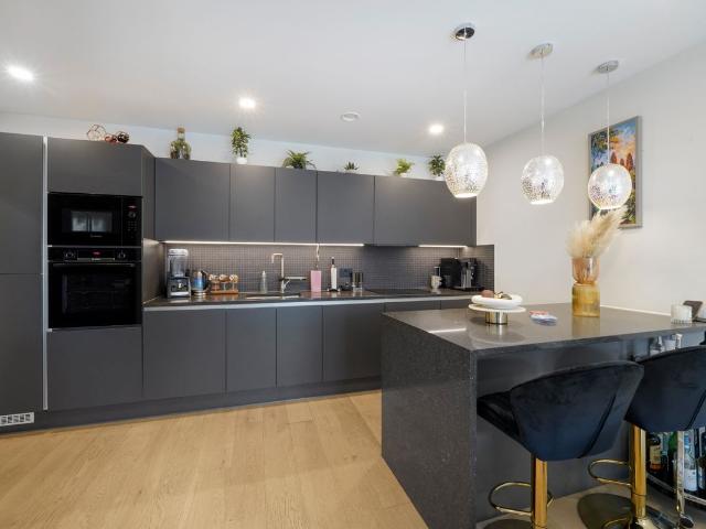 Middle Road, Hanwell W7, 2 bed flat to rent, £2,450 pcm | PrimeLocation