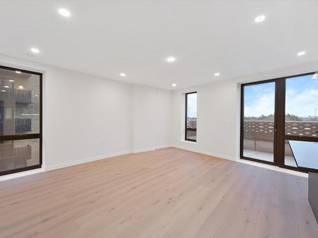 Middle Road, LONDON 2 bed apartment to rent £2,700 pcm £623 pw
