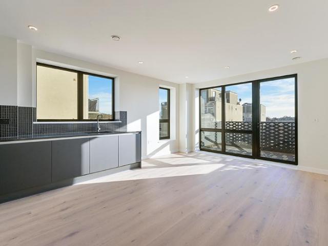 Middle Road, LONDON 2 bed apartment to rent £2,300 pcm £531 pw