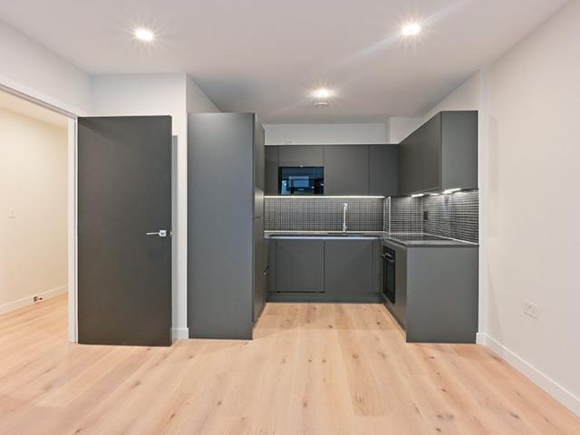 Middle Road, London W7, 1 bed flat to rent, £1,900 pcm | PrimeLocation