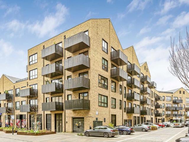 Middle Road, London W7 1 bed flat to rent £2,097 pcm £484 pw