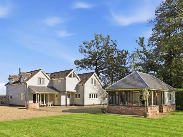 Middle Road, Norwich NR13 7 bed detached house to rent £4,950 pcm £1,142 pw