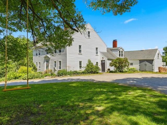 Middle Rd, Deerfield, Home For Sale